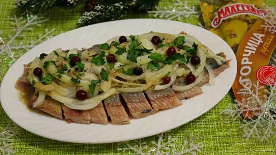 Herring with bow in mustard refueling, step-by-step recipe with photos