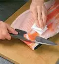 Recette de cuisson photo: Couper le poisson sur le fichier, étape n ° 2