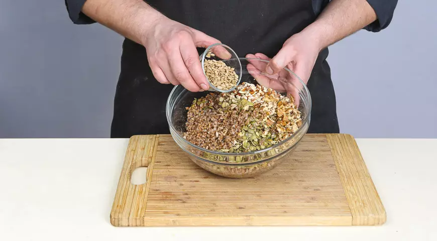 Foto av preparatet av receptet: granola med bovete, steg nummer 3