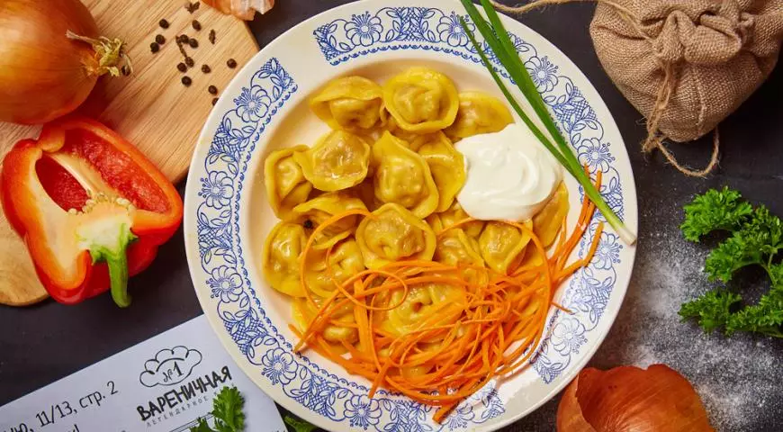 Carrot dumplings with baked vegetables