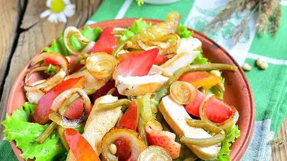 Sommersalat mit Hühnerbrust, Schritt-für-Schritt-Rezept mit Fotos