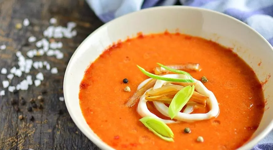 Bagt grøntsager suppe med blæksprutte 2
