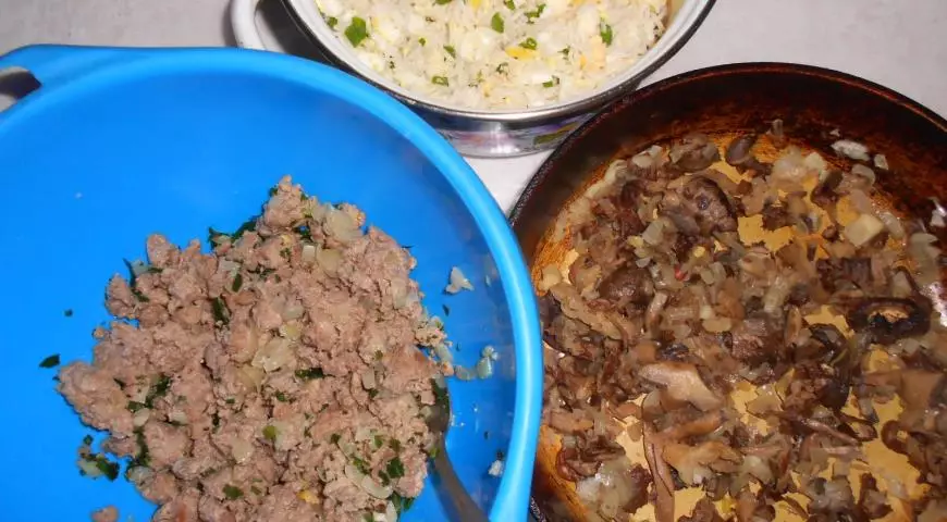 Naghahanda kami ng 3 Cobechi Fillings: Rice, Mushroom at Meat