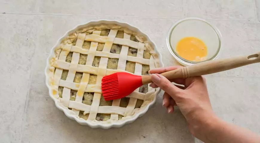 Puff Apple Pie, lubricate iyo keke ine yolk