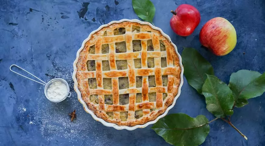 Puff Apple Pie, għalf il-kejk fuq il-mejda sħun
