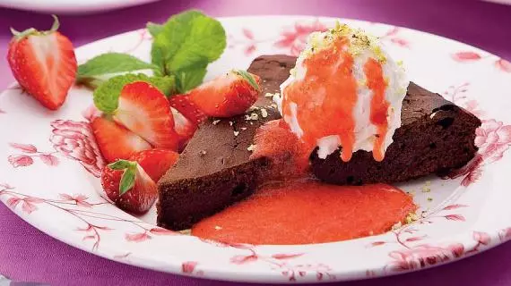 Шоколадова торта с Pistachio сладолед, стъпка по стъпка рецепта със снимки