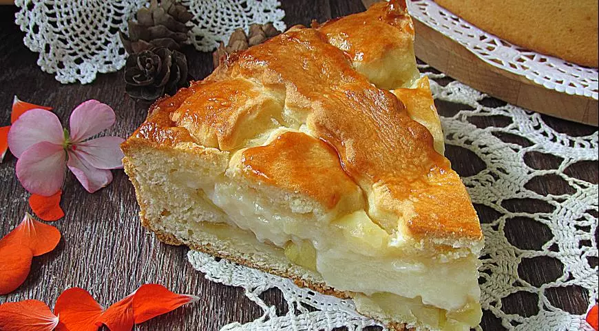 Recetë e tortës së mollës me krem ​​vanilje
