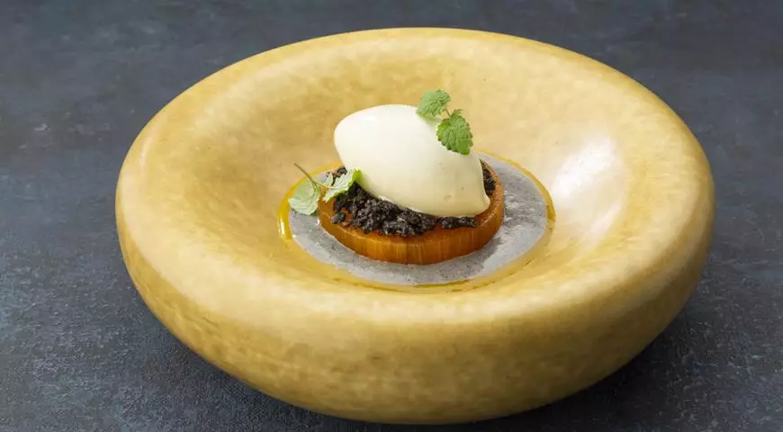 Persimmon mit schwarzem Sesam- und Pistazien-Eiscreme, Schritt-für-Schritt-Rezept mit Fotos