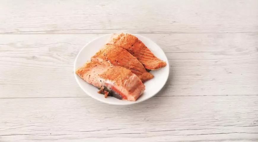 Photo Cooking Recipe: Salmon sa isang creamy sauce na may spinach, step number 2
