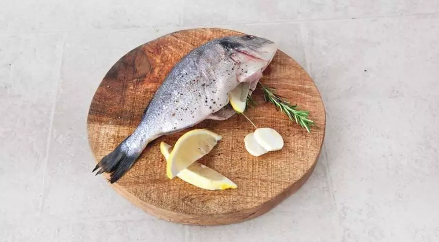 Foto av matlaging Oppskrift: Fisk med poteter i ovnen, trinn nummer 3