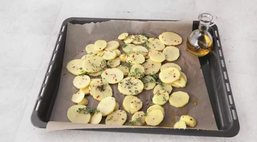 Larawan ng paghahanda ng recipe: Isda na may patatas sa oven, hakbang na numero 5