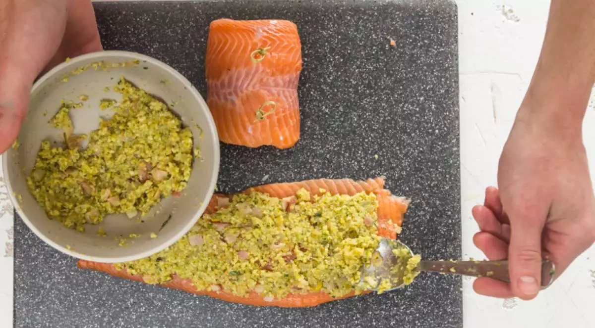 Photo Cooking Recipe: Trout na may Almond Stuffing, Step No. 3