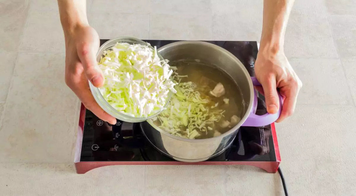 Foto da receita: sopa de porco, paso número 4