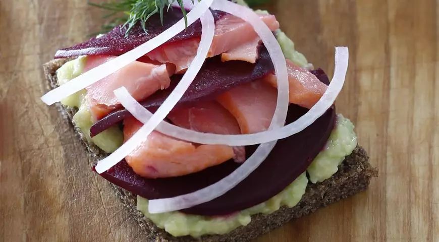 Salmon sandwiches, beet and avocado