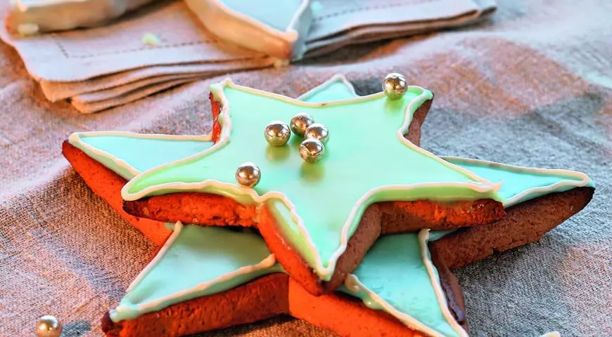 Gingerbred Stars, Paŝo post paŝo recepto kun fotoj