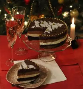 Božična čokoladna torta, recept za korakom s fotografijami