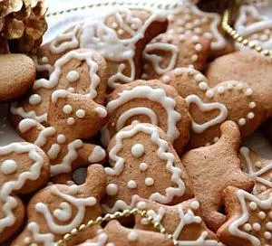Gingerbread, ornamita per glacio, paŝo-post-paŝa recepto kun fotoj