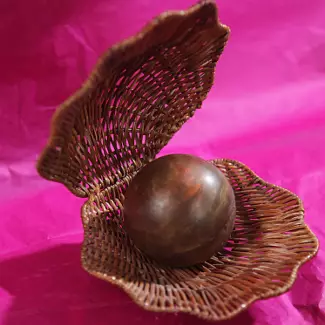 Sjokolade ball med overraskelse fra sjokolade Dmitry Mateyachik, trinnvis oppskrift med bilder