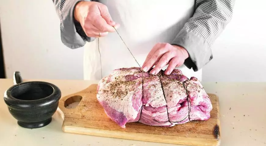 Foto av forberedelsen av oppskriften: Buckhenin av svinekjøtt i ovnen, trinn nummer 4