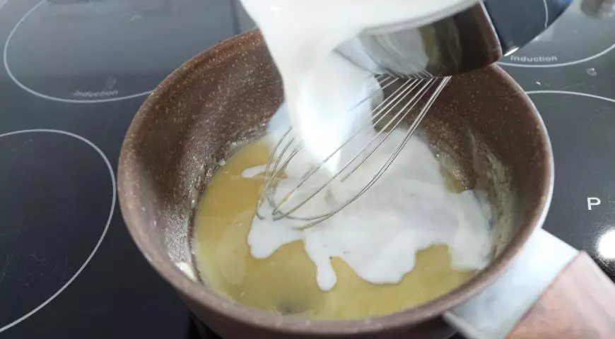 Photo Cooking Recipe: Beshamel Sauce sa recipe ng pinamagatang chef, Step No. 2