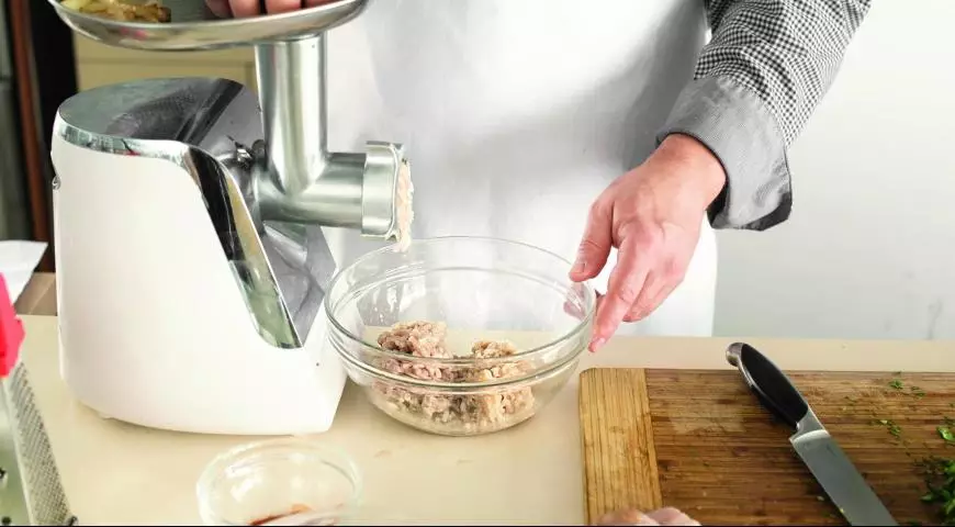 STOCK FOTO KUĆA RECEPCE: PIKE CUTLETS, KORAK BROJ 2