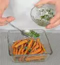 Foto de stock Receta de cocina: ternera en un hueso con zanahorias picantes, paso número 6
