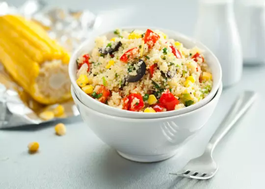 Salad ấm với couscous và rau