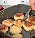 Photo de la préparation de la recette: côtelettes de chou de pommes de terre, étape numéro 3
