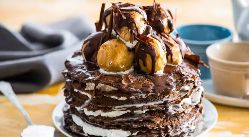 Kue Pancake kanthi Cottage Keju lan Susu Pondok