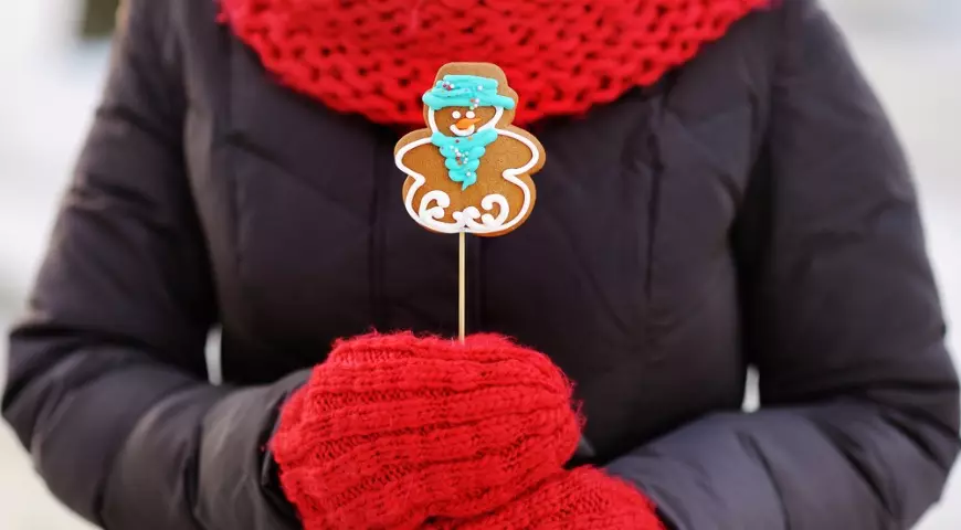 11 Amikoj de Gingerbread Man aŭ Cookie Decor Ideoj por la Nova Jaro pri Gastronom.ru 10901_8
