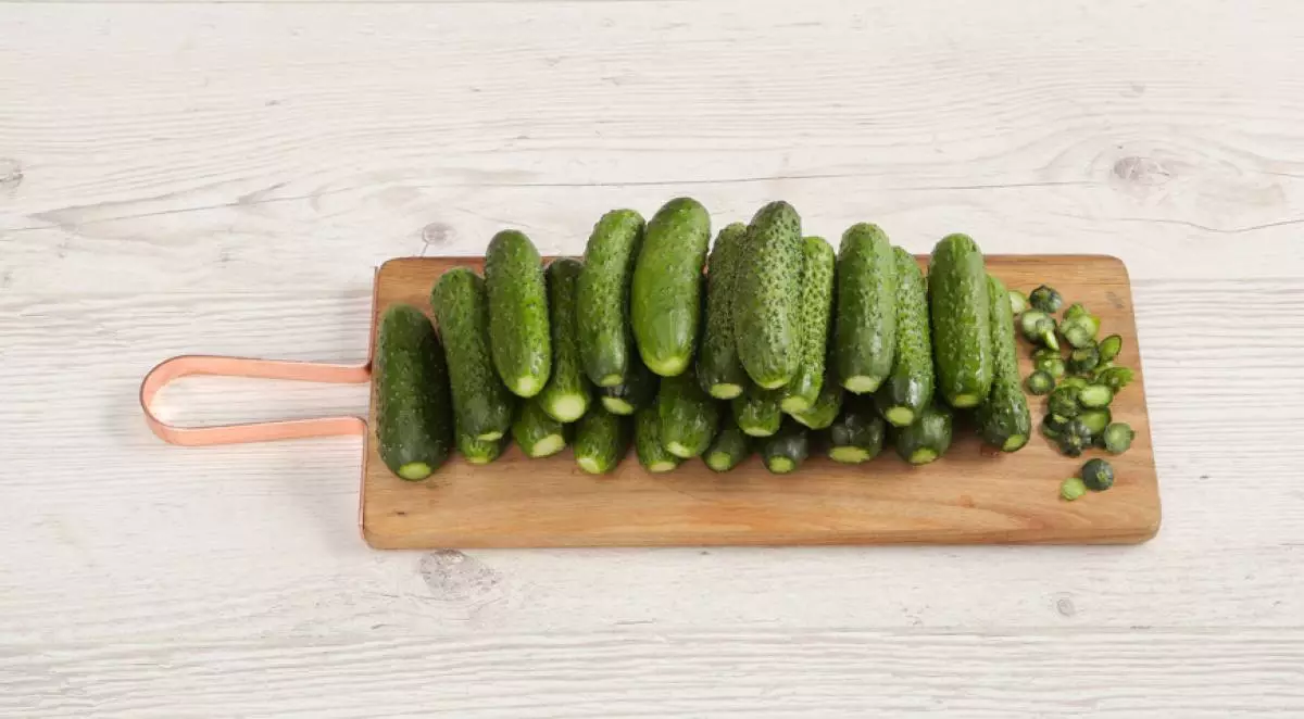 Cucumber na galik dị mfe, kwadebe cucumbers