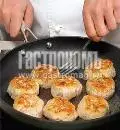 תמונה בישול מתכון: עוף cutlets עם רוטב soul ו cherems, צעד מס '3