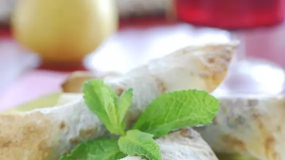 Enveloppes de lavage avec des poires et du chocolat, recette pas à pas avec des photos