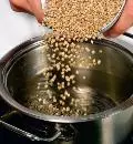 Stock Foto Cooking recipe: Cottage cheese salad with buckwheat, step number 1