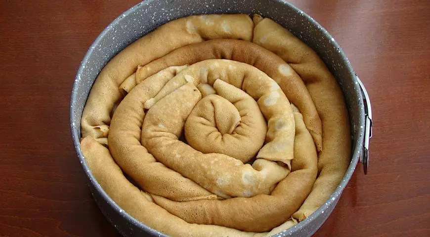 Foto foto gatavošanas recepte: pankūku kūka ar āboliem, soli №11