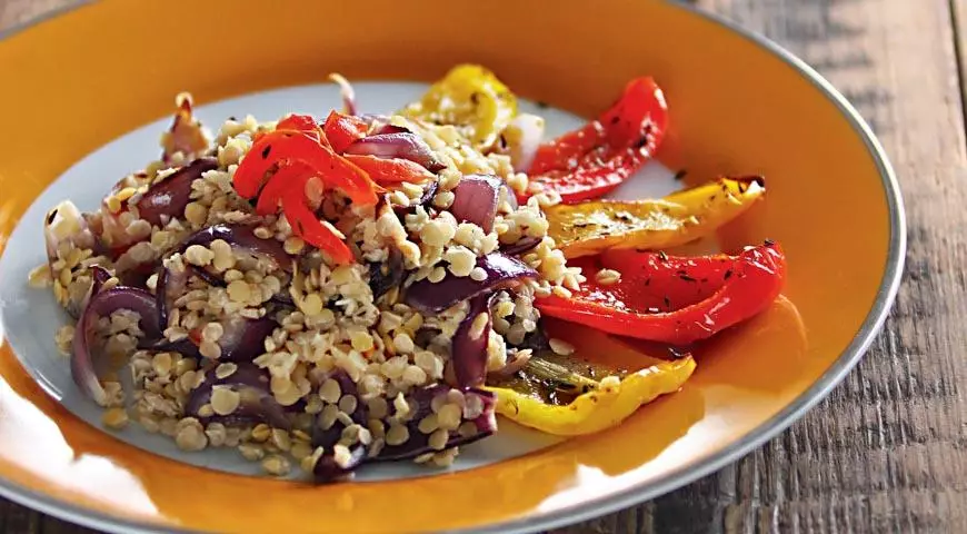 Salad ti lentil sareng sayuran anu dipanggang, léngkah-undur-undian sareng poto