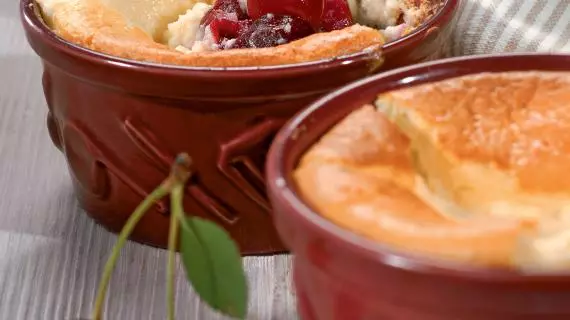 Souffle con cioccolato bianco, ricetta passo-passo con le foto