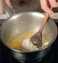 Foto de la preparación de una receta: Souffle de patata con queso, paso número 3
