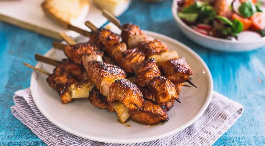 Kebab Turkiatik marinada gozo eta gozoetan