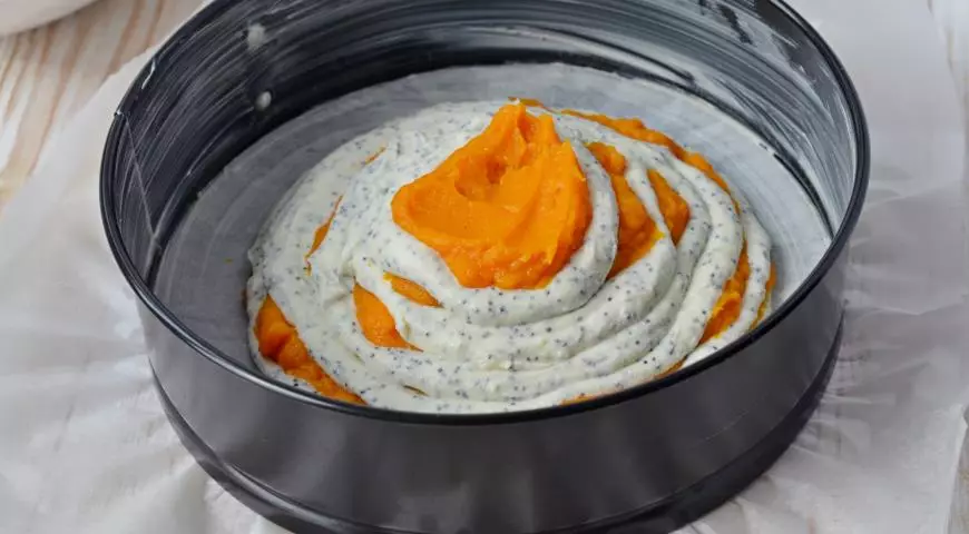 Paigaldage küpsetusjuustupumpade küpsetamise vormis