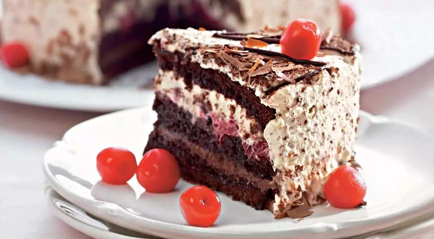 Chocolade Cake With Cherry