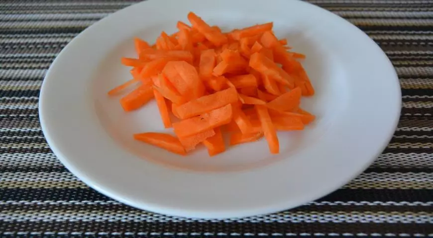 Stock Foto Cooking Recipe: Rolls Vegetarian de Cucumber, Paŝo Numero 2