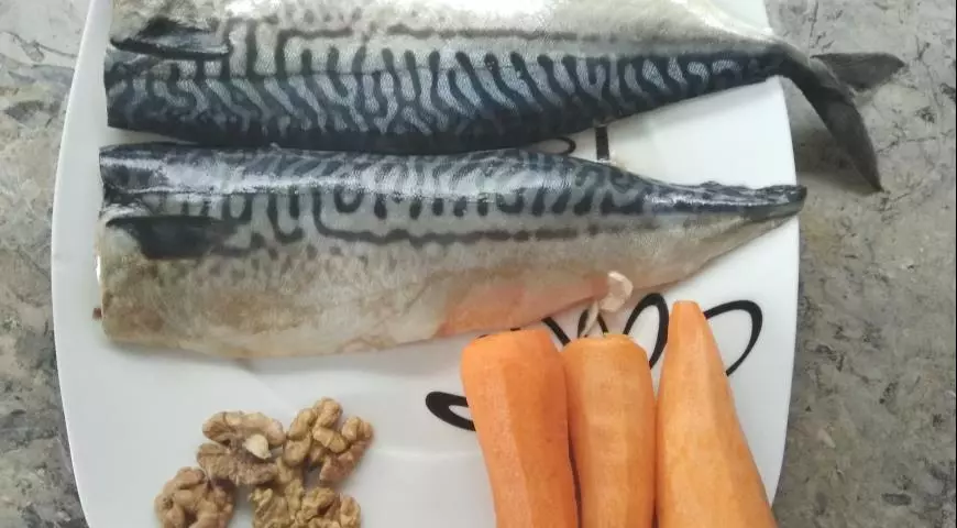 Stock picha kupikia mapishi: mackerel fillet kuoka na karanga, hatua namba 1