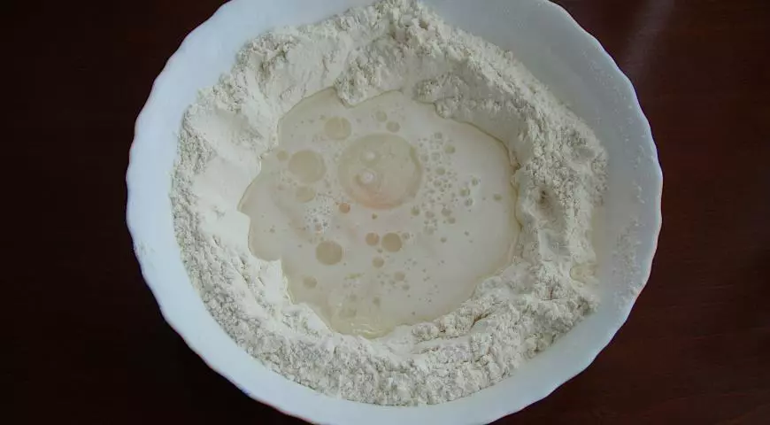 Stock Photo Kochen Rezept: Knödel mit Fleisch und Kartoffeln, Schritt Nummer 2