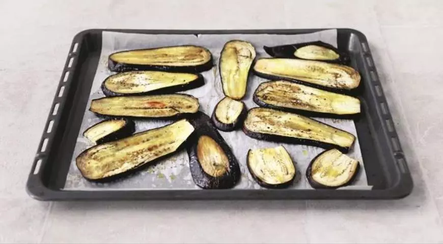 Foto masak foto: diwenehake saka eggplants karo keju feta, nomer 1