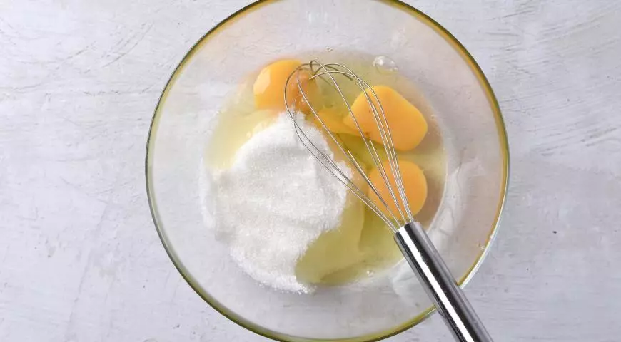 Foto Foto La ricetta della cucina: torta di carota con trapano e dadi, numero 3