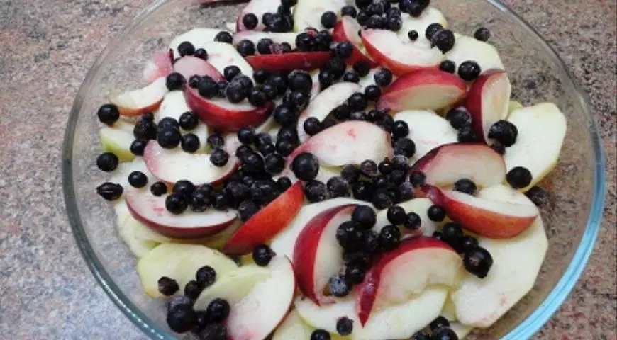 Stock Foto Matlagning Recept: Fruit-Berry Krambl, steg nummer 1