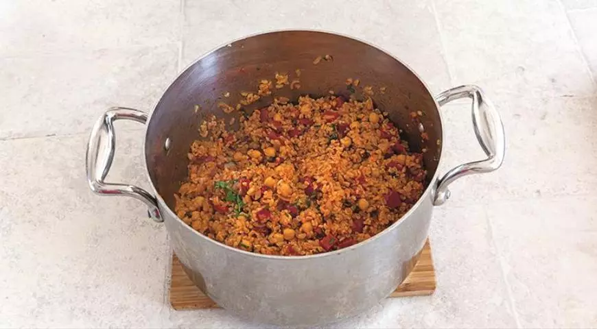 Photo Cooking Ricepe: Pilaw from Bulgur con pomodori e nudi in turco, passo numero 4