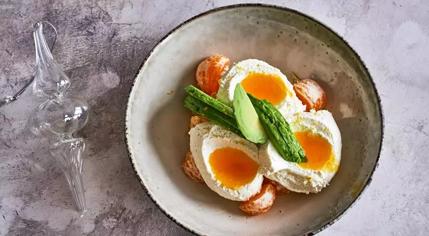 Schokoladencreme, Avocado und Mandarinen