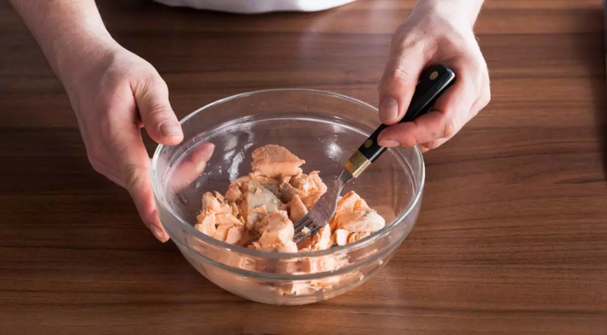 Lenten salad with fish, prepare fish